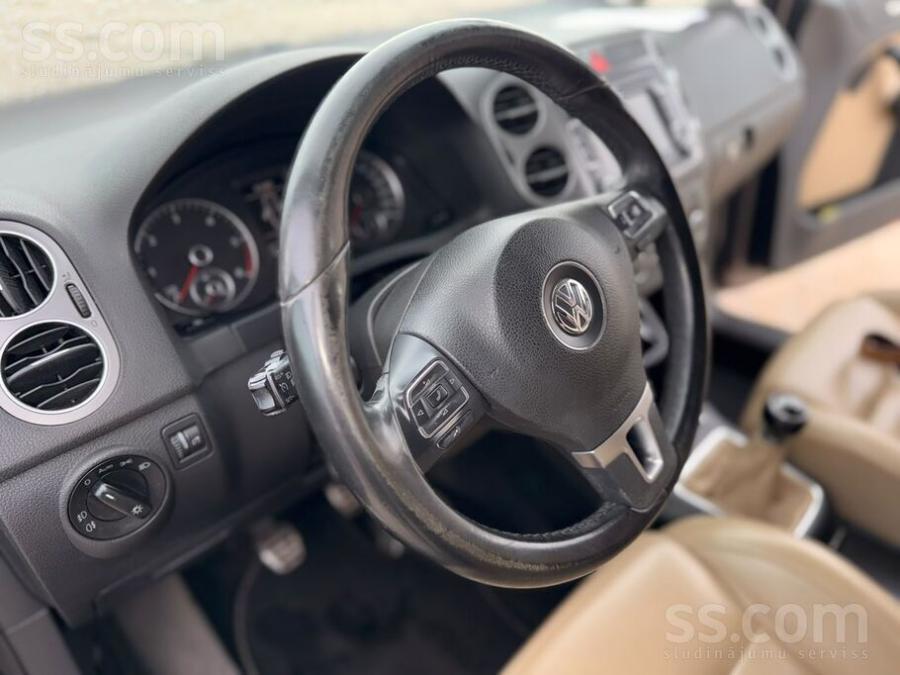 Brūns Volkswagen Golf Plus 2012 Rīga, ar dzinēja tilpumu 2.00 L un nobraukumu 241 tūkst. km par 3950 €, foto 13 vietnē AUTOMOTO.COM.LV