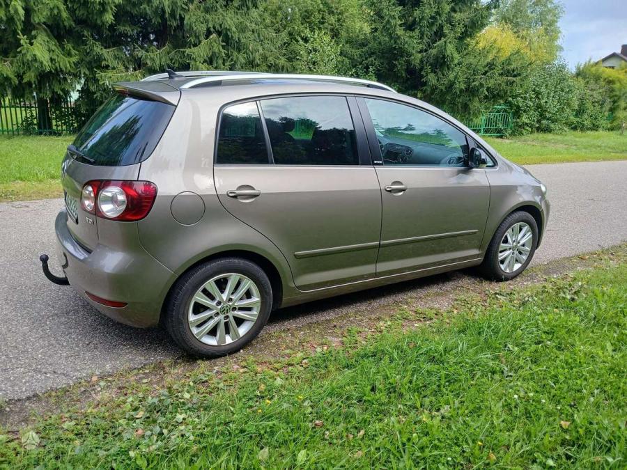 Brown Volkswagen Golf Plus 2012 in Utena, with an engine capacity of 1.60 L and mileage of 278 thousand km for 4600 €, photo 14 on AUTOMOTO.COM.LV