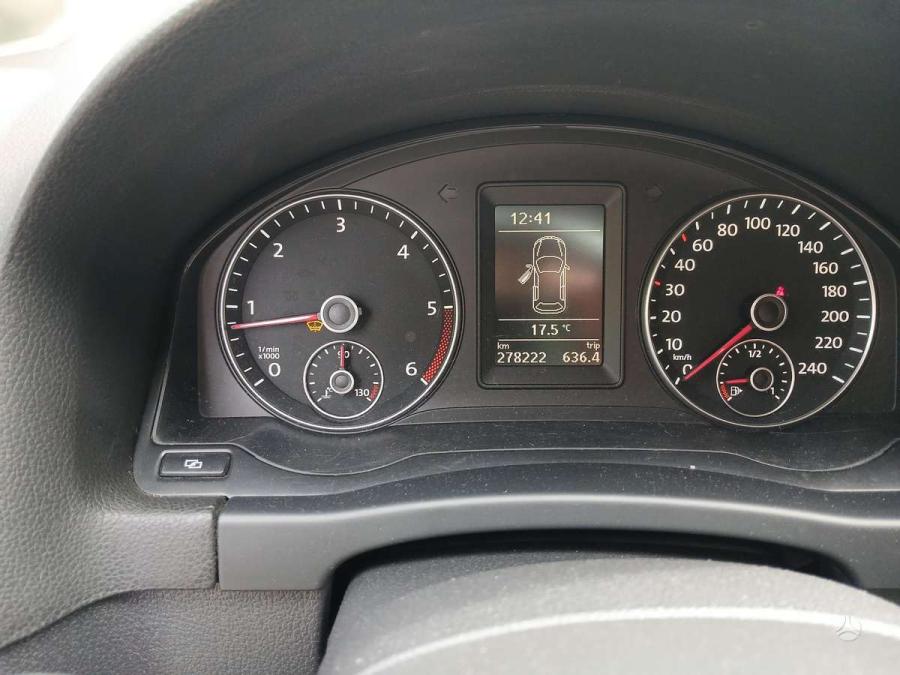 Brown Volkswagen Golf Plus 2012 in Utena, with an engine capacity of 1.60 L and mileage of 278 thousand km for 4600 €, photo 15 on AUTOMOTO.COM.LV