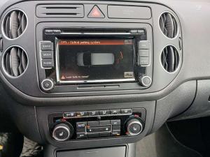 Brown Volkswagen Golf Plus 2012 in Utena, with an engine capacity of 1.60 L and mileage of 278 thousand km for 4600 €, photo 16 on AUTOMOTO.COM.LV