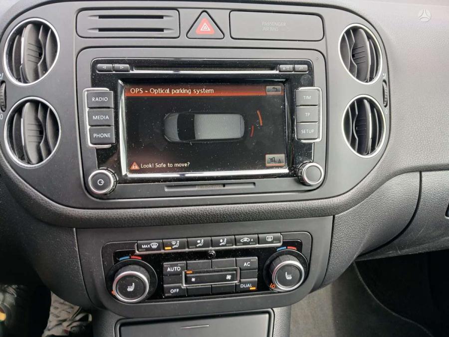 Brown Volkswagen Golf Plus 2012 in Utena, with an engine capacity of 1.60 L and mileage of 278 thousand km for 4600 €, photo 16 on AUTOMOTO.COM.LV