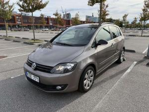 Brown Volkswagen Golf Plus 2012 in Klaipeda, with an engine capacity of 1.60 L and mileage of 348 thousand km for 4490 €, photo 3 on AUTOMOTO.COM.LV