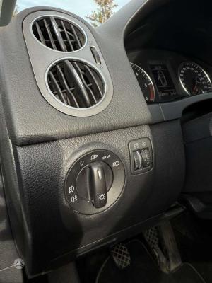 Brown Volkswagen Golf Plus 2012 in Klaipeda, with an engine capacity of 1.60 L and mileage of 348 thousand km for 4490 €, photo 11 on AUTOMOTO.COM.LV