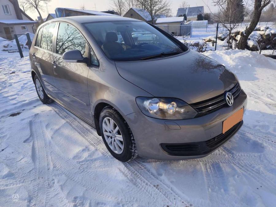 Brown Volkswagen Golf Plus 2013 in Alytus, with an engine capacity of 1.20 L and mileage of 268 thousand km for 4650 €, photo 3 on AUTOMOTO.COM.LV