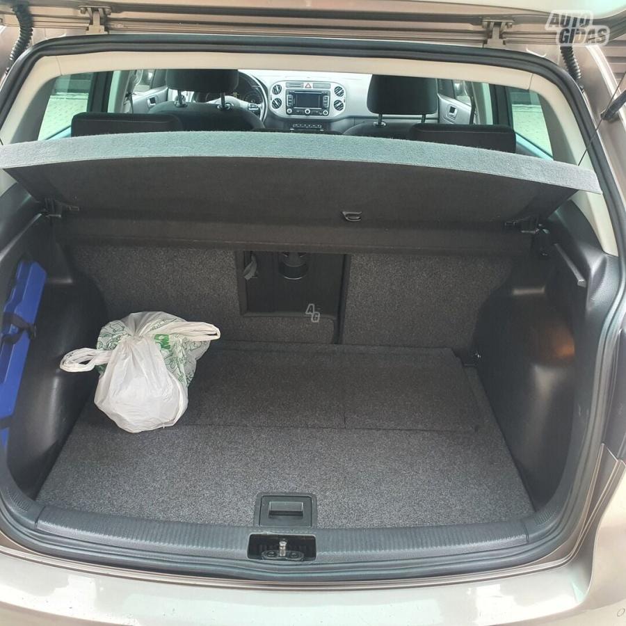 Brown Volkswagen Golf Plus 2013 in Klaipeda, with an engine capacity of 2.00 L and mileage of 269 thousand km for 5650 €, photo 12 on AUTOMOTO.COM.LV
