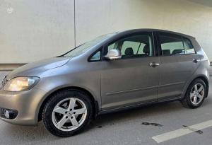 Brūns Volkswagen Golf Plus 2009 Marijampole, ar dzinēja tilpumu 1.60 L un nobraukumu 226 tūkst. km par 3900 €, foto 2 vietnē AUTOMOTO.COM.LV