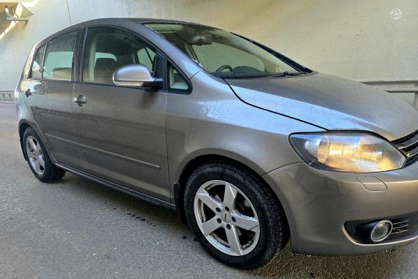 Brūns Volkswagen Golf Plus 2009 Marijampole, ar dzinēja tilpumu 1.60 L un nobraukumu 226 tūkst. km par 3900 €, foto 7 vietnē AUTOMOTO.COM.LV