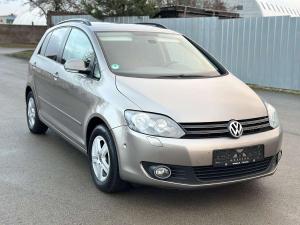 Brown Volkswagen Golf Plus 2010 in Telschi, with an engine capacity of 1.60 L and mileage of 239 thousand km for 4900 €, photo  on AUTOMOTO.COM.LV