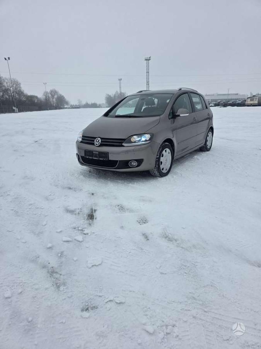 Brown Volkswagen Golf Plus 2010 in Marijampole, with an engine capacity of 1.39 L and mileage of 170 thousand km for 4950 €, photo 1 on AUTOMOTO.COM.LV
