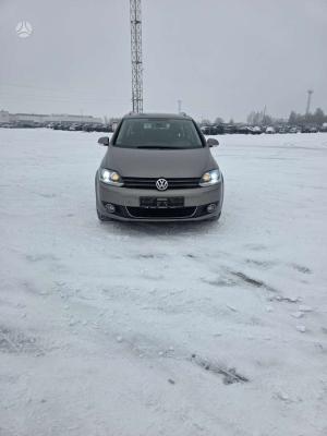 Brown Volkswagen Golf Plus 2010 in Marijampole, with an engine capacity of 1.39 L and mileage of 170 thousand km for 4950 €, photo 2 on AUTOMOTO.COM.LV