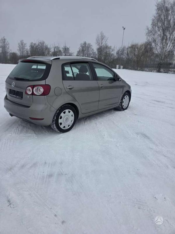 Brūns Volkswagen Golf Plus 2010 Marijampole, ar dzinēja tilpumu 1.39 L un nobraukumu 170 tūkst. km par 4950 €, foto 3 vietnē AUTOMOTO.COM.LV