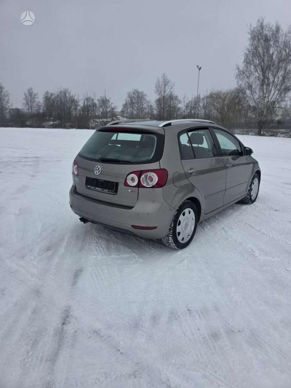 Brūns Volkswagen Golf Plus 2010 Marijampole, ar dzinēja tilpumu 1.39 L un nobraukumu 170 tūkst. km par 4950 €, foto 5 vietnē AUTOMOTO.COM.LV