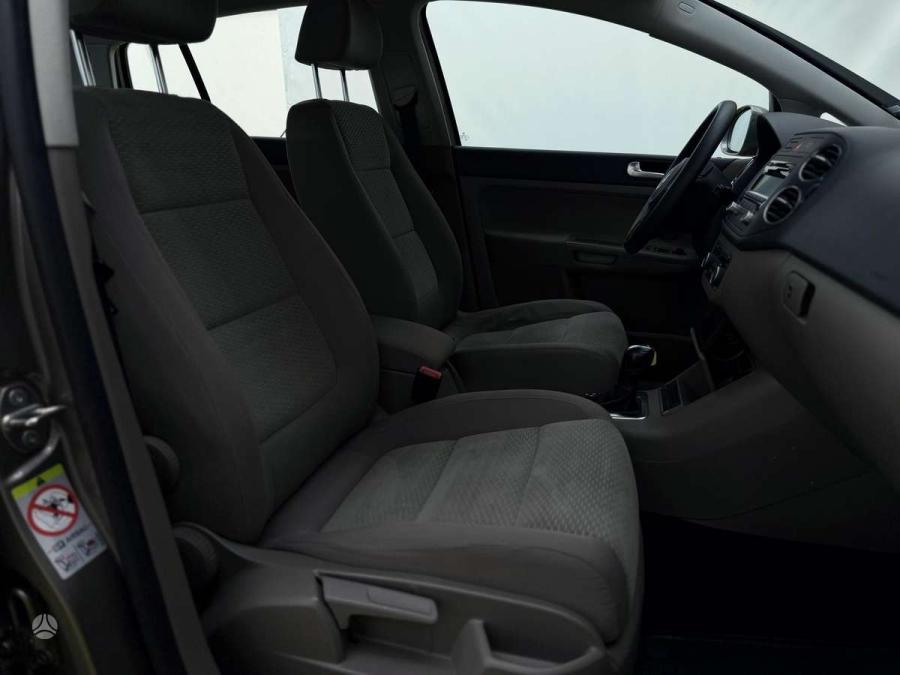 Brūns Volkswagen Golf Plus 2010 Viļņa, ar dzinēja tilpumu 1.40 L un nobraukumu 217 tūkst. km par 4650 €, foto 15 vietnē AUTOMOTO.COM.LV