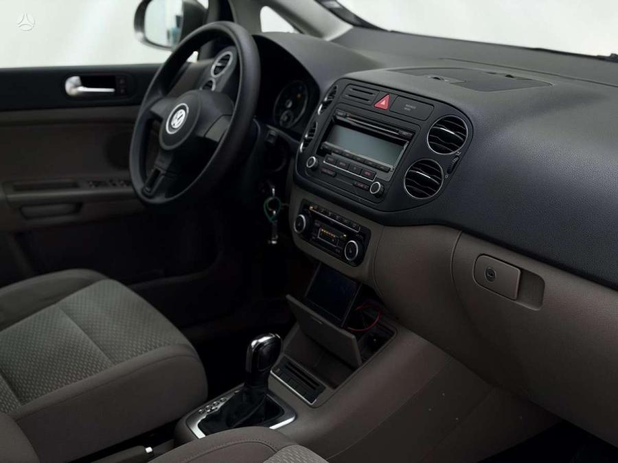 Brūns Volkswagen Golf Plus 2010 Viļņa, ar dzinēja tilpumu 1.40 L un nobraukumu 217 tūkst. km par 4650 €, foto 16 vietnē AUTOMOTO.COM.LV