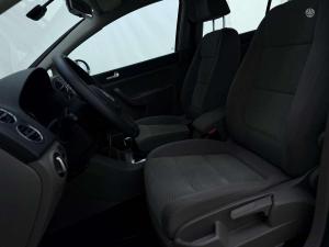 Brūns Volkswagen Golf Plus 2010 Viļņa, ar dzinēja tilpumu 1.40 L un nobraukumu 217 tūkst. km par 4600 €, foto 11 vietnē AUTOMOTO.COM.LV