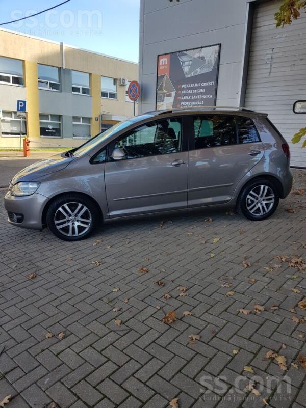 Brown Volkswagen Golf Plus 2011 in Riga, with an engine capacity of 1.40 L and mileage of 237 thousand km for 5700 €, photo 5 on AUTOMOTO.COM.LV