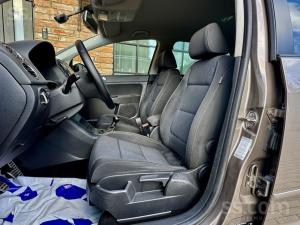 Brūns Volkswagen Golf Plus 2011 Jelgava, ar dzinēja tilpumu 1.20 L un nobraukumu 0 tūkst. km par 4950 €, foto 12 vietnē AUTOMOTO.COM.LV