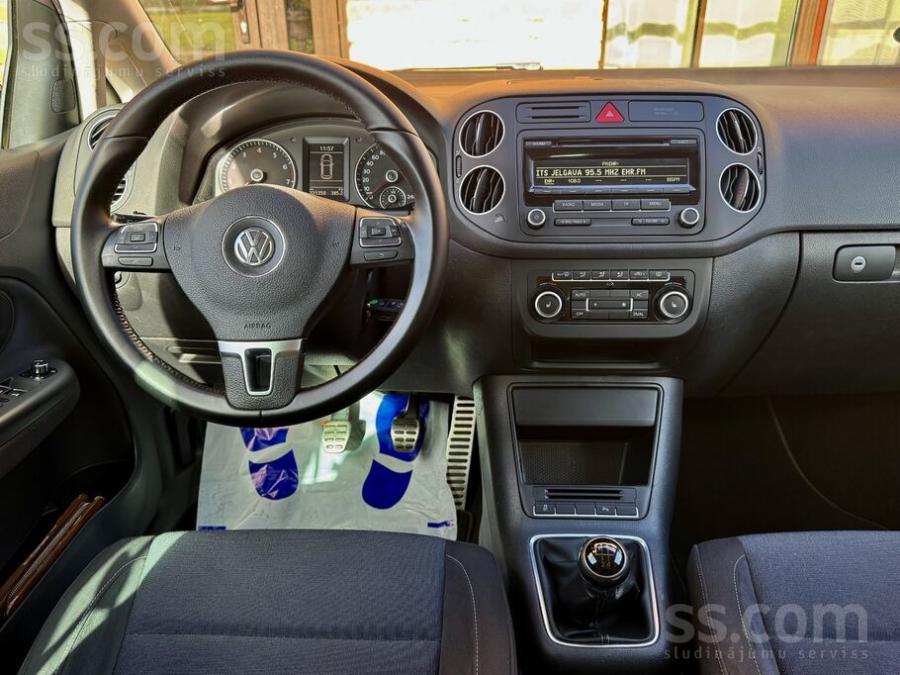 Brūns Volkswagen Golf Plus 2011 Jelgava, ar dzinēja tilpumu 1.20 L un nobraukumu 0 tūkst. km par 4950 €, foto 18 vietnē AUTOMOTO.COM.LV