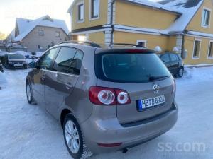 Brown Volkswagen Golf Plus 2012 in Daugavpils, with an engine capacity of 1.60 L and mileage of 0 thousand km for 5300 €, photo 3 on AUTOMOTO.COM.LV