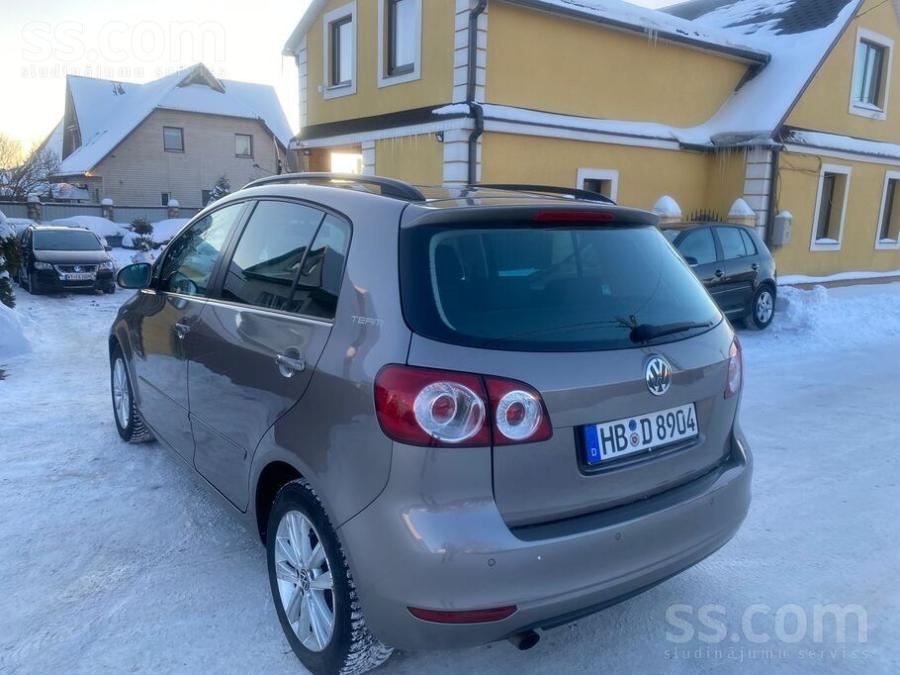 Brown Volkswagen Golf Plus 2012 in Daugavpils, with an engine capacity of 1.60 L and mileage of 0 thousand km for 5300 €, photo 3 on AUTOMOTO.COM.LV