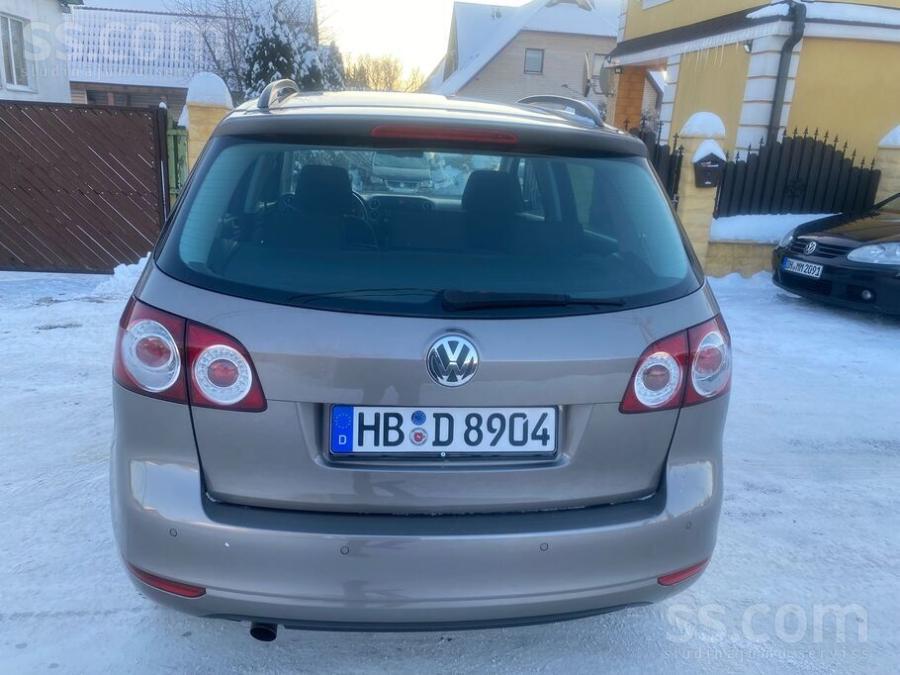 Brown Volkswagen Golf Plus 2012 in Daugavpils, with an engine capacity of 1.60 L and mileage of 0 thousand km for 5300 €, photo 4 on AUTOMOTO.COM.LV