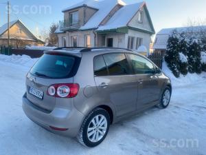 Brown Volkswagen Golf Plus 2012 in Daugavpils, with an engine capacity of 1.60 L and mileage of 0 thousand km for 5300 €, photo 5 on AUTOMOTO.COM.LV