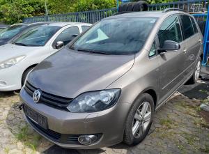 Brown Volkswagen Golf Plus 2012 in Raseiniai, with an engine capacity of 1.60 L and mileage of 232 thousand km for 5150 €, photo 3 on AUTOMOTO.COM.LV