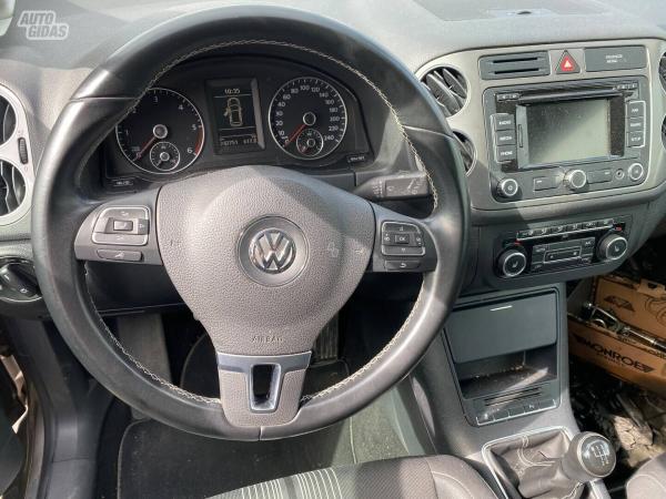 Brown Volkswagen Golf Plus 2012 in Raseiniai, with an engine capacity of 1.60 L and mileage of 232 thousand km for 5150 €, photo 7 on AUTOMOTO.COM.LV