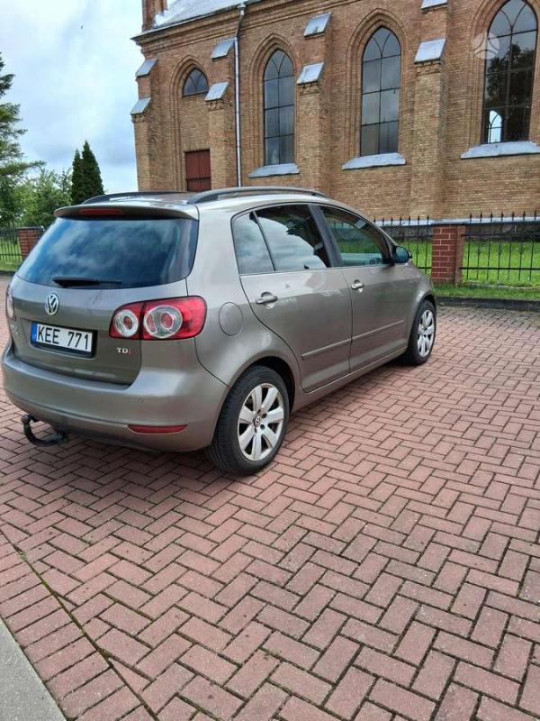 Brūns Volkswagen Golf Plus 2012 Ignalina, ar dzinēja tilpumu 1.60 L un nobraukumu 345 tūkst. km par 3000 €, foto 4 vietnē AUTOMOTO.COM.LV