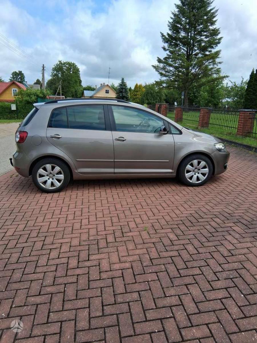 Brūns Volkswagen Golf Plus 2012 Ignalina, ar dzinēja tilpumu 1.60 L un nobraukumu 345 tūkst. km par 3000 €, foto 6 vietnē AUTOMOTO.COM.LV