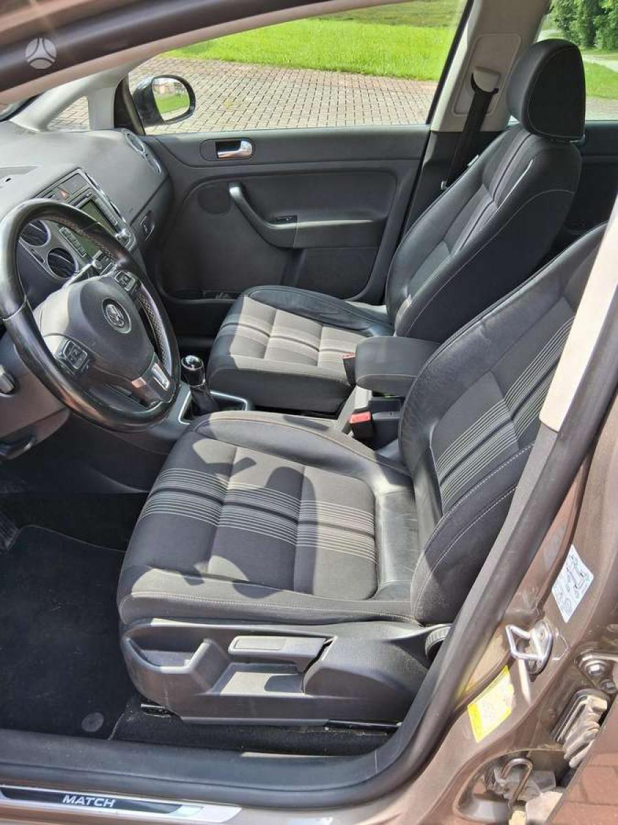 Brūns Volkswagen Golf Plus 2012 Ignalina, ar dzinēja tilpumu 1.60 L un nobraukumu 345 tūkst. km par 3000 €, foto 12 vietnē AUTOMOTO.COM.LV