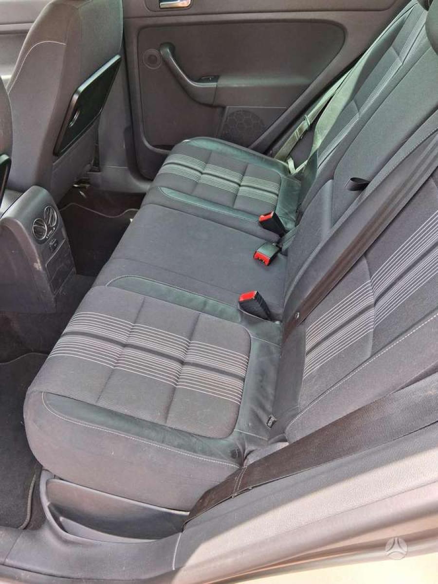Brūns Volkswagen Golf Plus 2012 Ignalina, ar dzinēja tilpumu 1.60 L un nobraukumu 345 tūkst. km par 3000 €, foto 19 vietnē AUTOMOTO.COM.LV