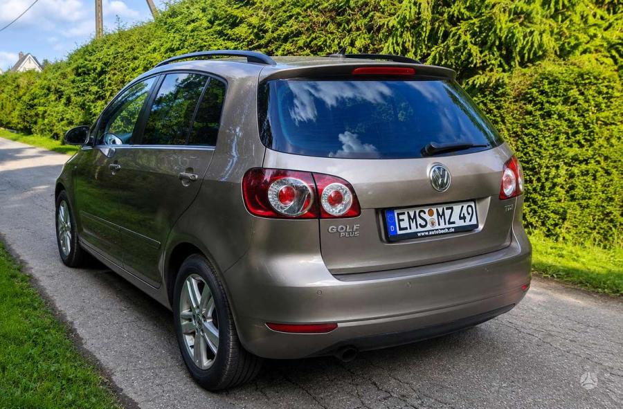Brūns Volkswagen Golf Plus 2012 Raseiniai, ar dzinēja tilpumu 1.60 L un nobraukumu 245 tūkst. km par 4700 €, foto 4 vietnē AUTOMOTO.COM.LV