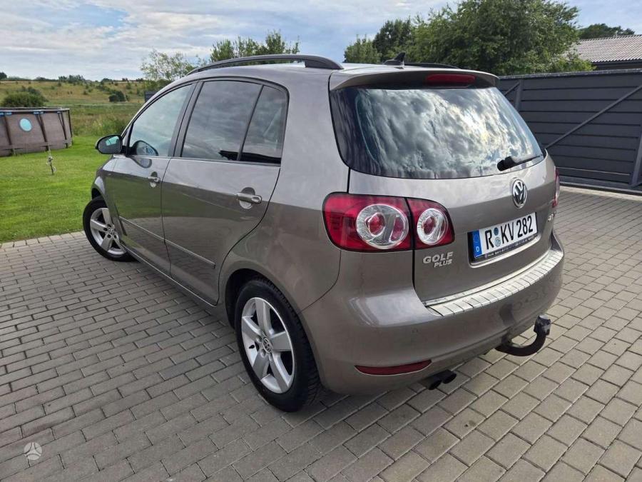 Brown Volkswagen Golf Plus 2013 in Kaisiadorys, with an engine capacity of 1.97 L and mileage of 221 thousand km for 5850 €, photo 6 on AUTOMOTO.COM.LV