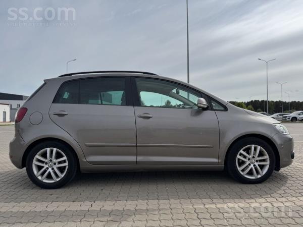 Brūns Volkswagen Golf Plus 2009 Rīga, ar dzinēja tilpumu 2.00 L un nobraukumu 243 tūkst. km par 5950 €, foto 1 vietnē AUTOMOTO.COM.LV