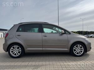 Brūns Volkswagen Golf Plus 2009 Rīga, ar dzinēja tilpumu 2.00 L un nobraukumu 243 tūkst. km par 5950 €, foto 1 vietnē AUTOMOTO.COM.LV