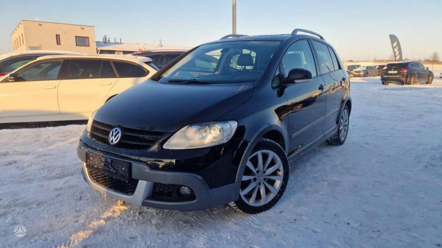 Black Volkswagen Golf Plus Cross 2007 in Marijampole, with an engine capacity of 1.97 L and mileage of 201 thousand km for 4990 €, photo 2 on AUTOMOTO.COM.LV