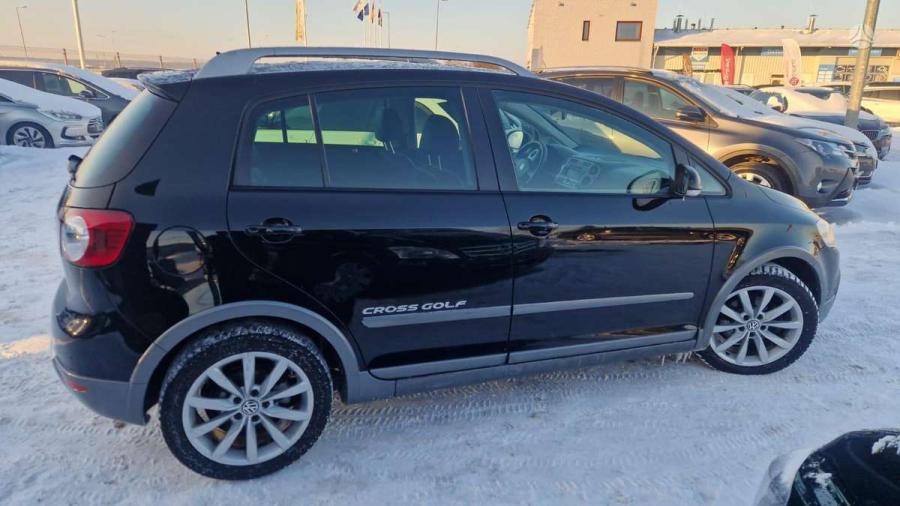 Black Volkswagen Golf Plus Cross 2007 in Marijampole, with an engine capacity of 1.97 L and mileage of 201 thousand km for 4990 €, photo 7 on AUTOMOTO.COM.LV