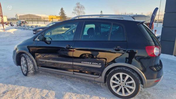 Melns Volkswagen Golf Plus Cross 2007 Marijampole, ar dzinēja tilpumu 1.97 L un nobraukumu 201 tūkst. km par 4990 €, foto 8 vietnē AUTOMOTO.COM.LV