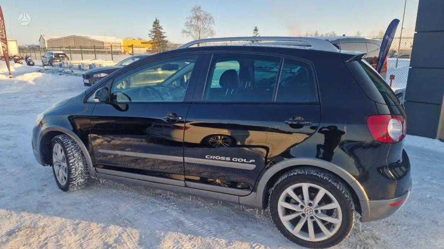 Black Volkswagen Golf Plus Cross 2007 in Marijampole, with an engine capacity of 1.97 L and mileage of 201 thousand km for 4990 €, photo 8 on AUTOMOTO.COM.LV