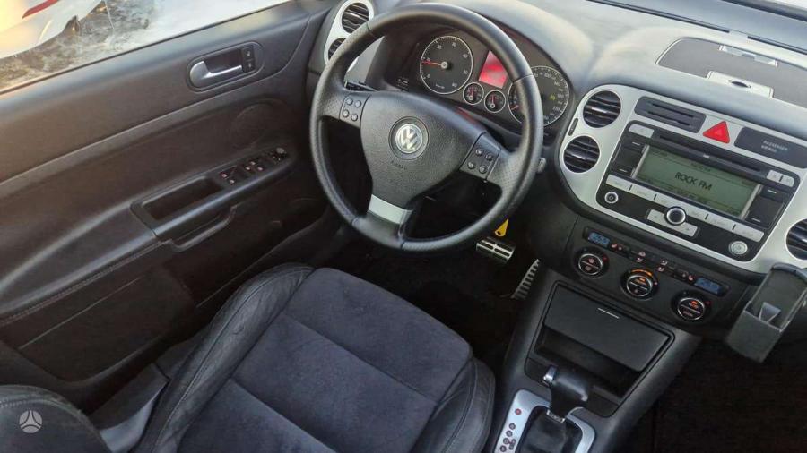 Black Volkswagen Golf Plus Cross 2007 in Marijampole, with an engine capacity of 1.97 L and mileage of 201 thousand km for 4990 €, photo 23 on AUTOMOTO.COM.LV