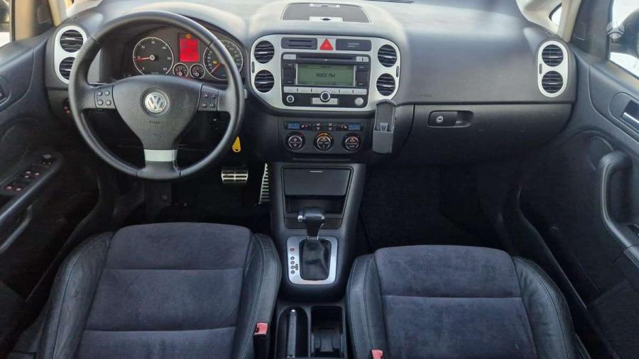 Black Volkswagen Golf Plus Cross 2007 in Marijampole, with an engine capacity of 1.97 L and mileage of 201 thousand km for 4990 €, photo 29 on AUTOMOTO.COM.LV