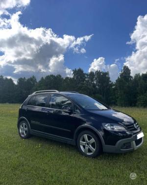 Melns Volkswagen Golf Plus Cross 2007 Viļņa, ar dzinēja tilpumu 1.97 L un nobraukumu 242 tūkst. km par 3200 €, foto  vietnē AUTOMOTO.COM.LV