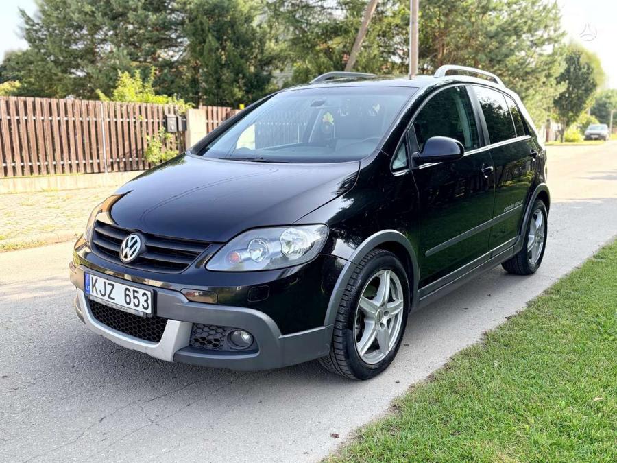 Black Volkswagen Golf Plus Cross 2007 in Vilnius, with an engine capacity of 1.39 L and mileage of 233 thousand km for 3650 €, photo 1 on AUTOMOTO.COM.LV