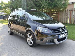 Black Volkswagen Golf Plus Cross 2007 in Vilnius, with an engine capacity of 1.39 L and mileage of 233 thousand km for 3650 €, photo 4 on AUTOMOTO.COM.LV