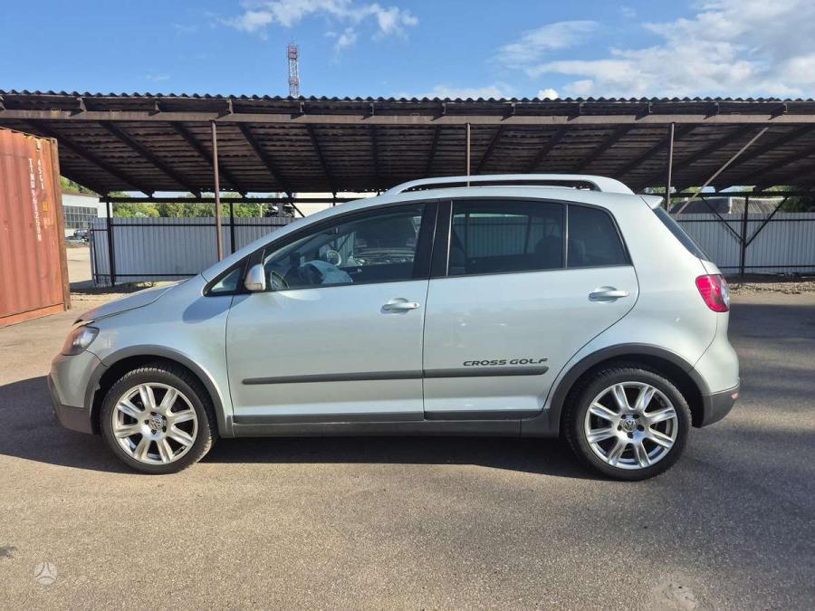 Blue Volkswagen Golf Plus Cross 2007 in Vilkaviskis, with an engine capacity of 1.40 L and mileage of 171 thousand km for 2399 €, photo 1 on AUTOMOTO.COM.LV