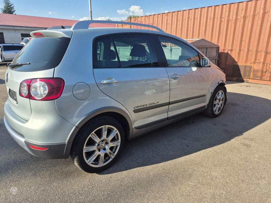 Blue Volkswagen Golf Plus Cross 2007 in Vilkaviskis, with an engine capacity of 1.40 L and mileage of 171 thousand km for 2399 €, photo 4 on AUTOMOTO.COM.LV