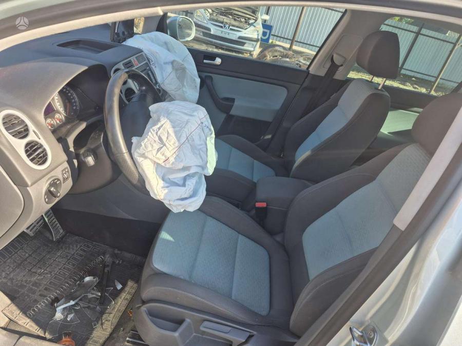 Blue Volkswagen Golf Plus Cross 2007 in Vilkaviskis, with an engine capacity of 1.40 L and mileage of 171 thousand km for 2399 €, photo 7 on AUTOMOTO.COM.LV