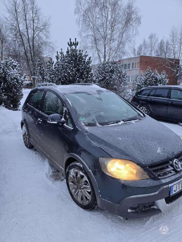 Zils Volkswagen Golf Plus Cross 2008 Kauņa, ar dzinēja tilpumu 1.97 L un nobraukumu 398 tūkst. km par 1500 €, foto 2 vietnē AUTOMOTO.COM.LV