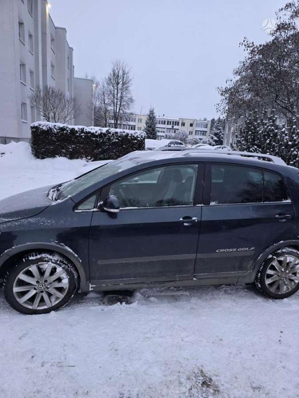 Zils Volkswagen Golf Plus Cross 2008 Kauņa, ar dzinēja tilpumu 1.97 L un nobraukumu 398 tūkst. km par 1500 €, foto 6 vietnē AUTOMOTO.COM.LV